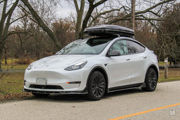 Model Y Rooftop Cargo Box - Tesloid Canada