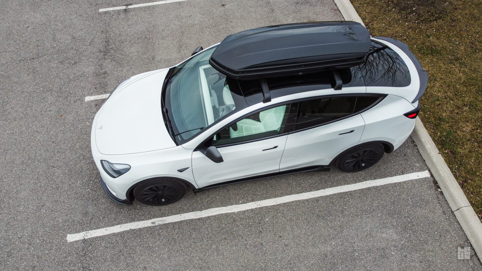 Model Y Rooftop Cargo Box - Tesloid Canada