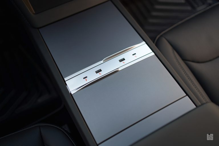 Model Y USB Inline Bar (2026) - Tesloid Canada